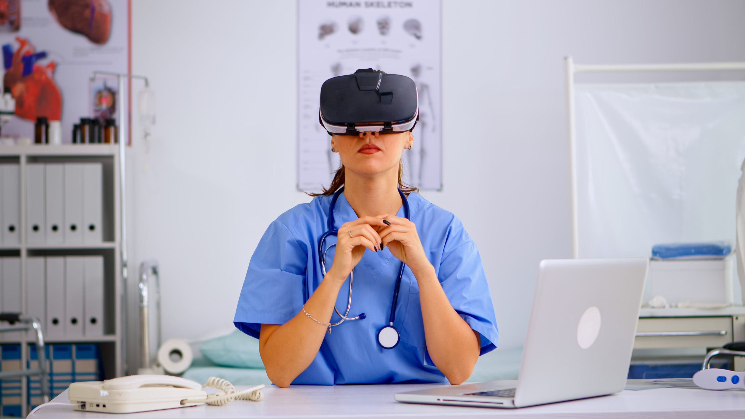 Mental health staff receive virtual reality training to practise ...